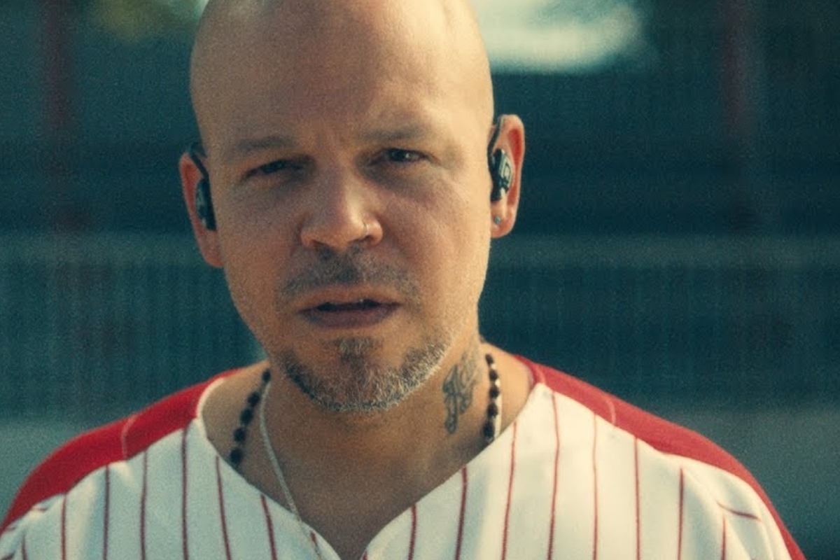 Житель поделился видео маршей с призывами к справедливости для ребенка изнасилованного в