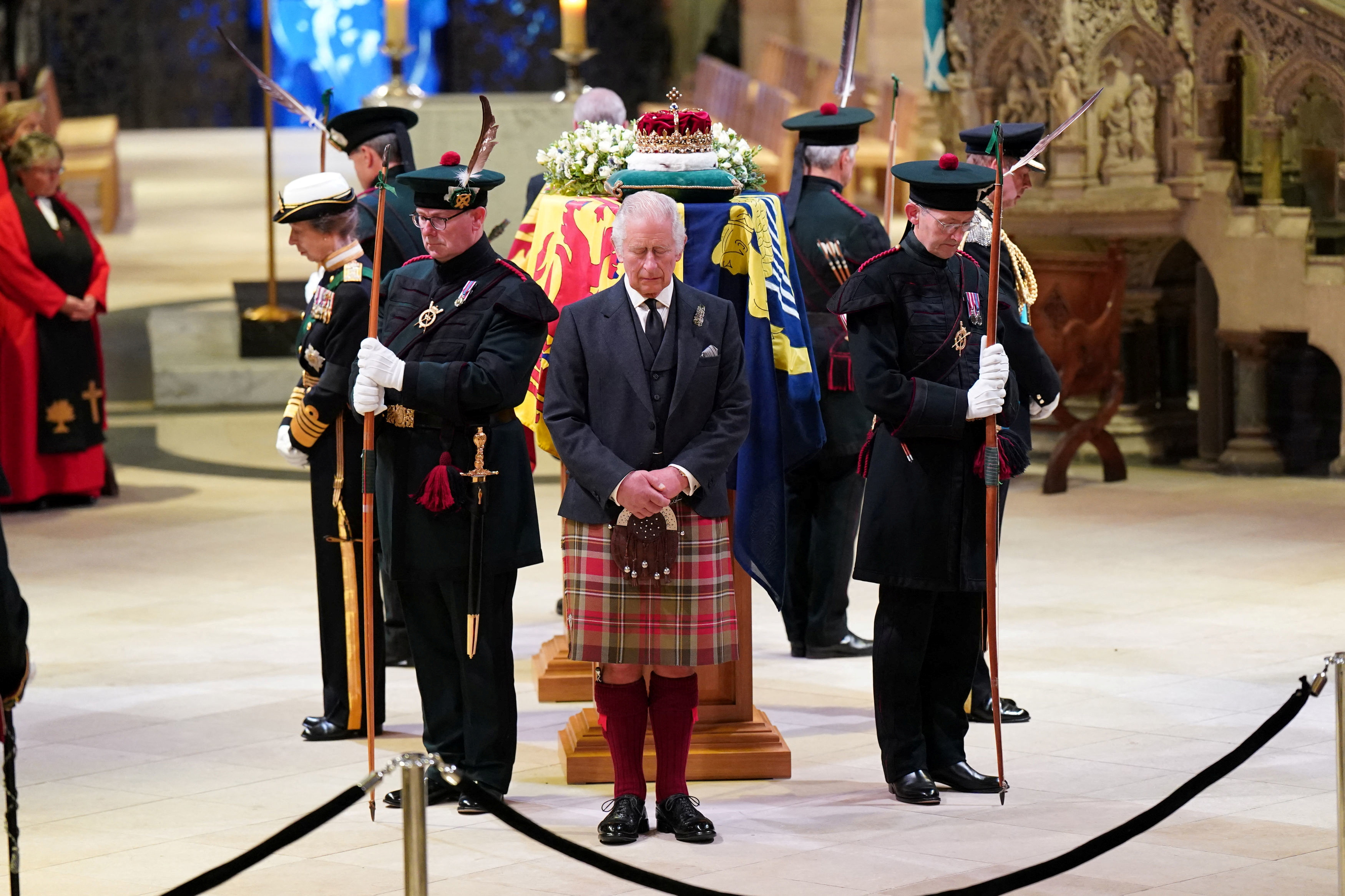 Decenas De Empleados Del Rey Carlos Iii Recibieron Avisos De Despido Mientras Se Realizaba Una