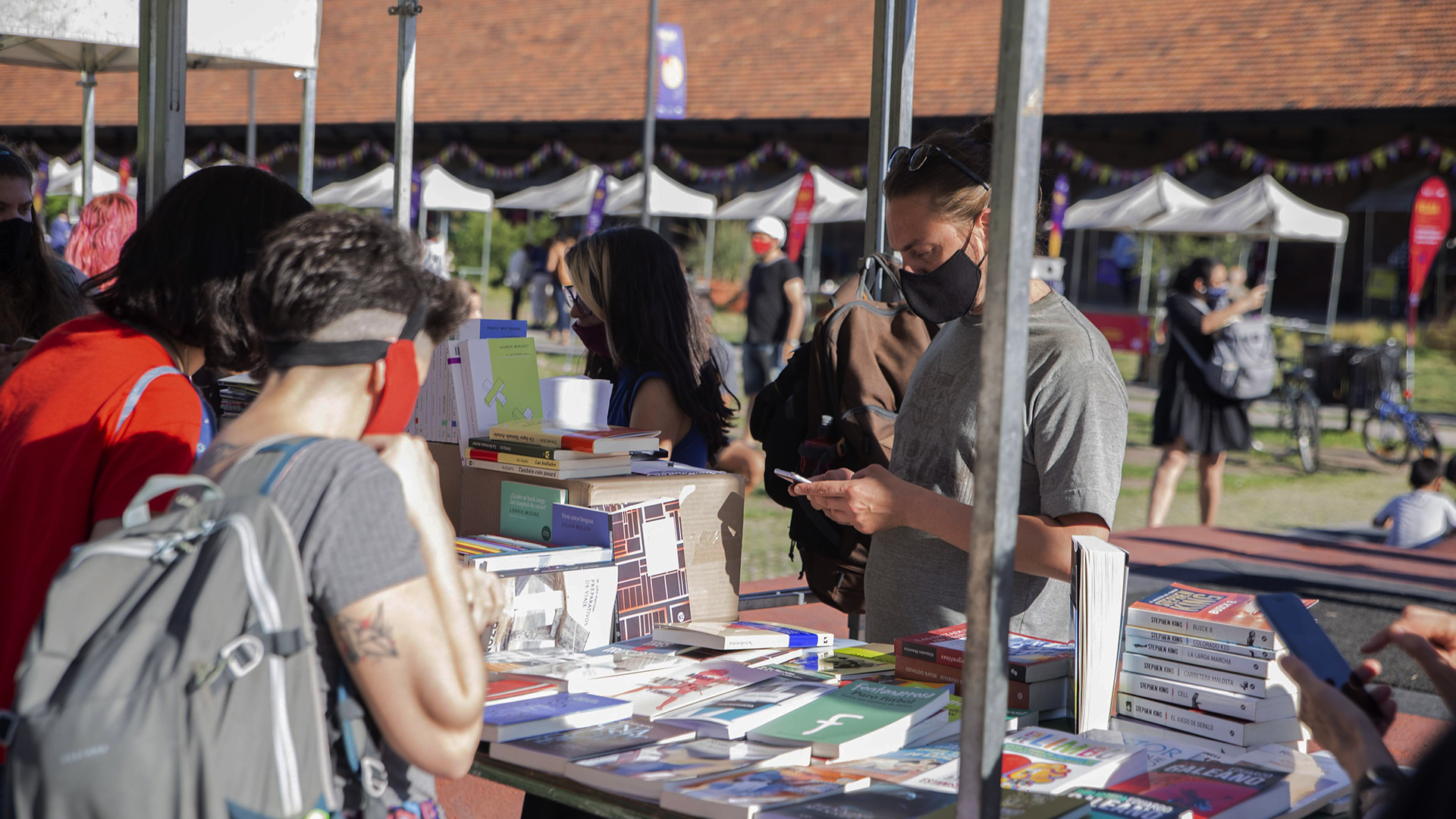 Comenzó Felba Cómo Es La Propuesta De La Feria Del Libro Porteña Al Aire Libre Infobae