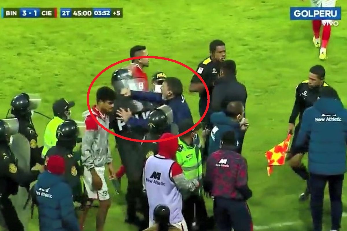 Técnico De Cienciano Agredió A Policía En Trifulca En Pleno Partido