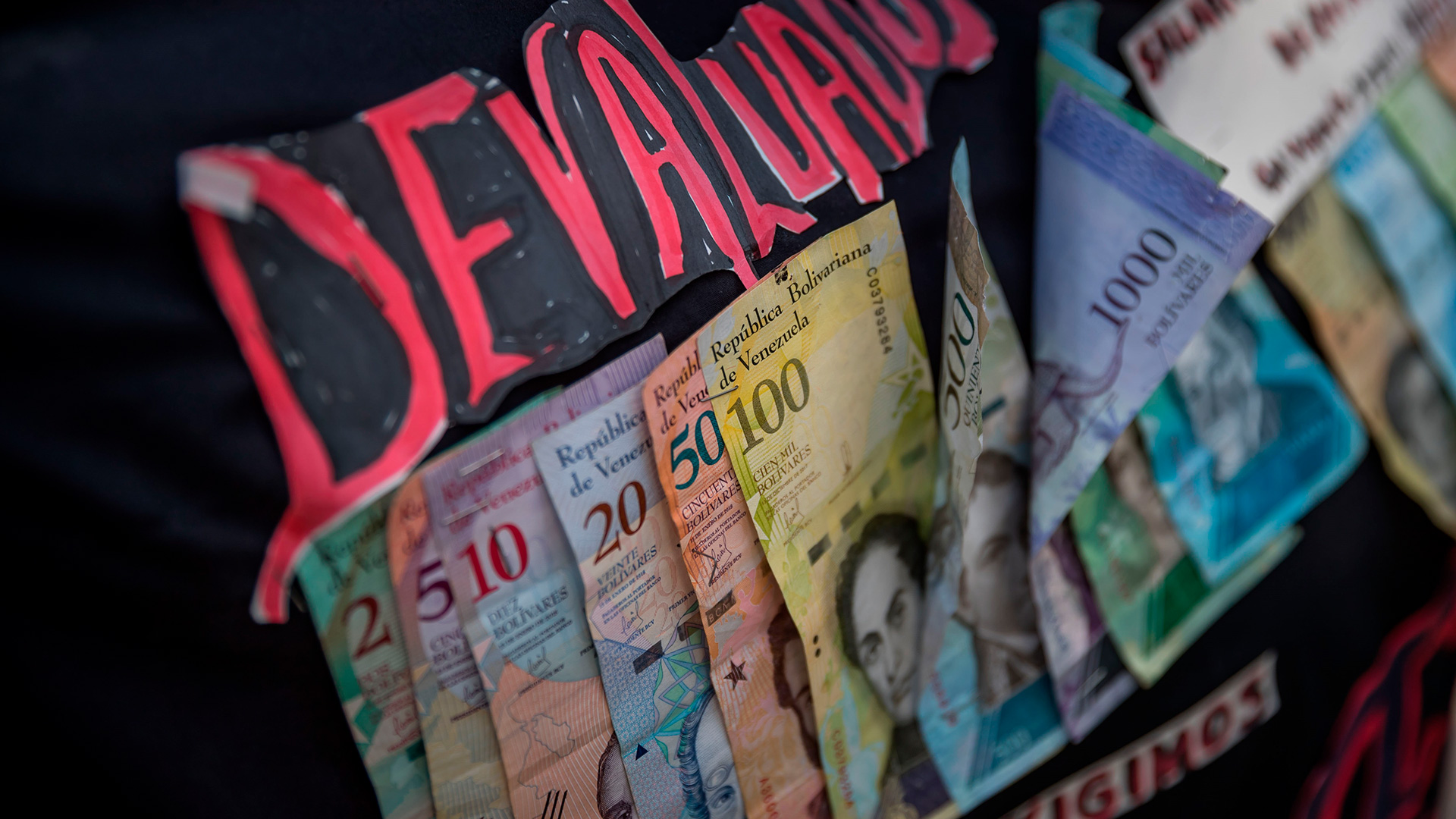 El Régimen De Maduro Importó Papel Moneda Y Considera Imprimir Un