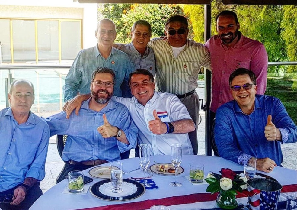 Un Almuerzo Con El Embajador De Eeuu Y Otro Con Empresarios La Agenda