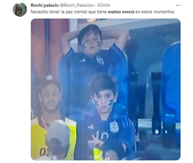 La Foto De Mateo Messi Durante El Partido Entre Argentina Y Polonia Que 0155