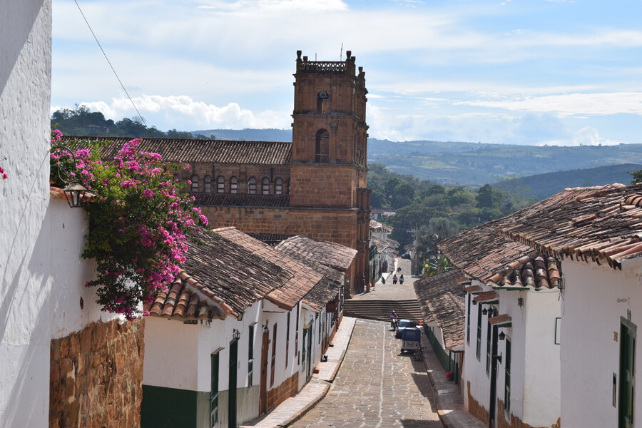 Peregrinos Y Pueblo Colonial Bogotá, Colombia 18 De Marzo Santuario