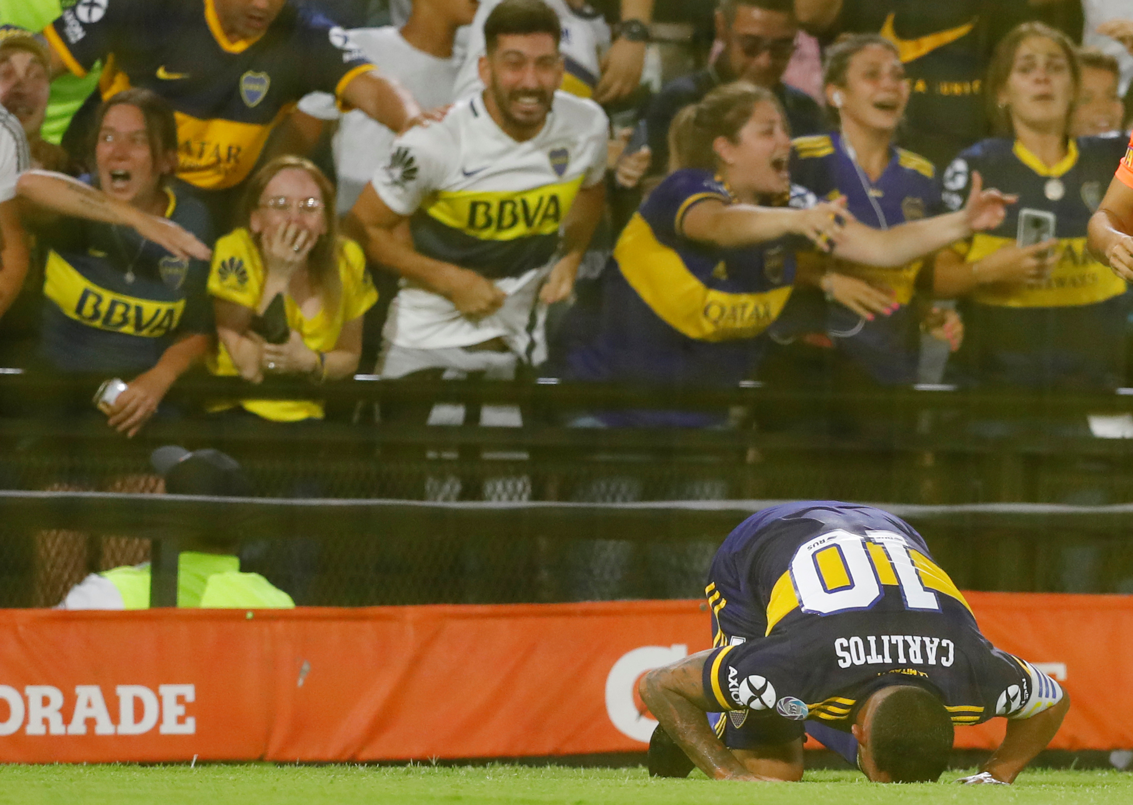 La Guerra Del Mail” El Detrás De Escena Por La Renovación Del Contrato De Tevez Con Boca Infobae