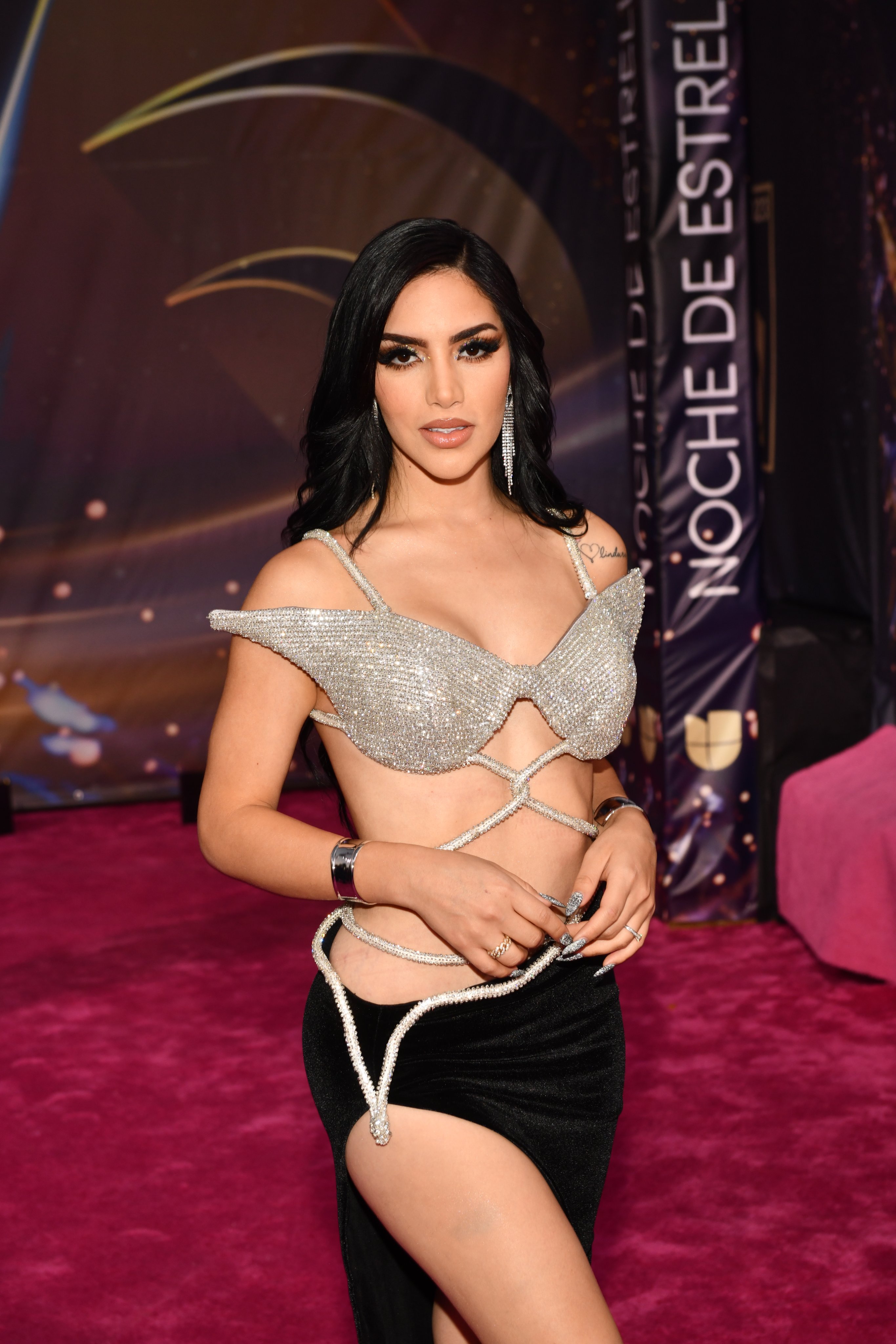 El Desfile De Celebridades En La Alfombra Roja Del Premio Lo Nuestro 9486