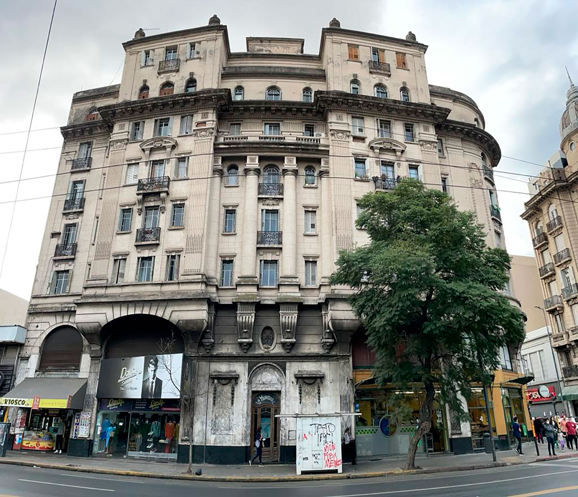 El Más Finito Cómo Es El Asombroso Y Enigmático Edificio De Menos De 4 Metros De Ancho Infobae