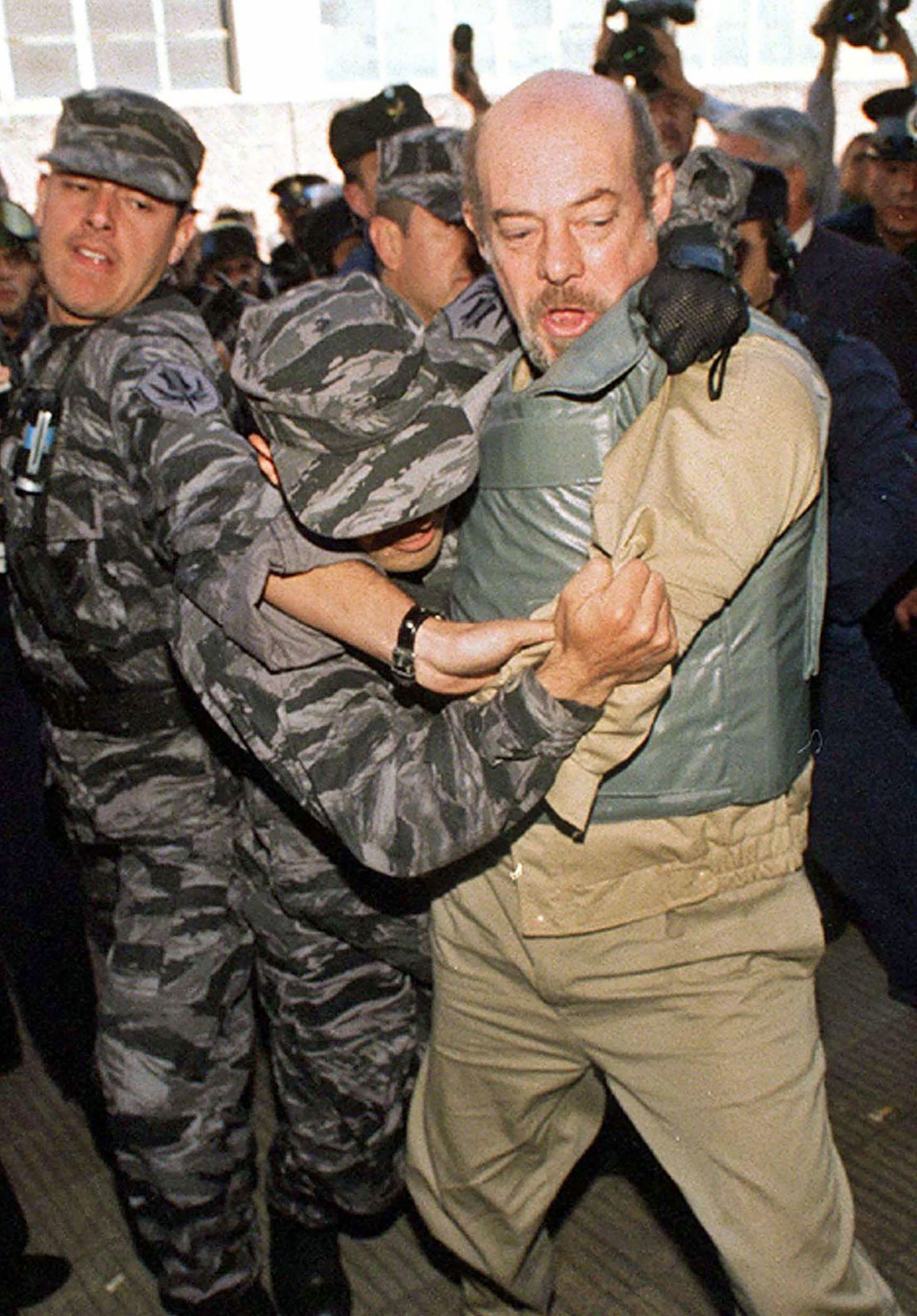 La Traición De Su Amante Y El Acuerdo Que Selló Menem Para Capturarlo Así Cayó Gorriarán Merlo