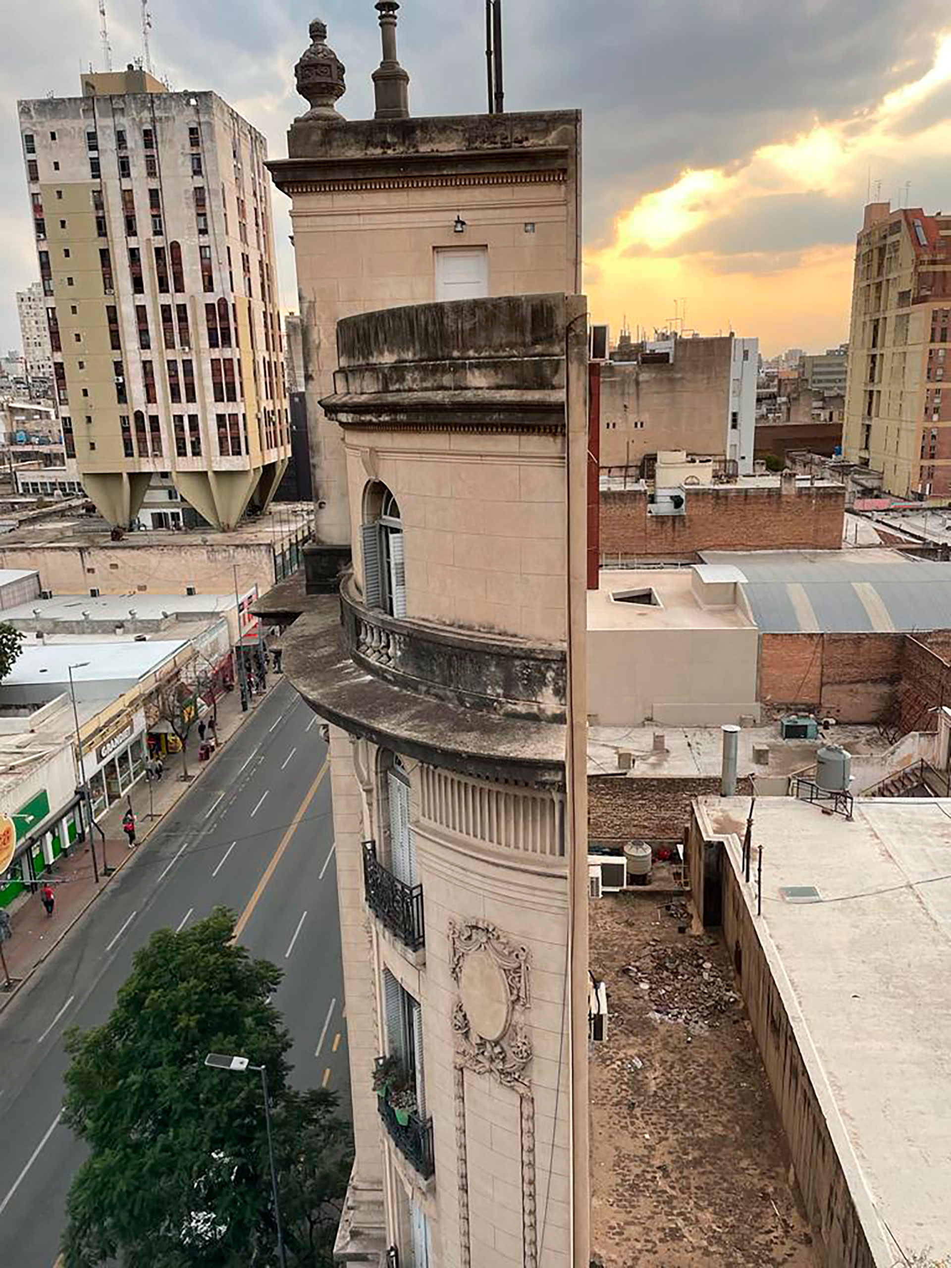 El Más Finito Cómo Es El Asombroso Y Enigmático Edificio De Menos De 4 Metros De Ancho Infobae