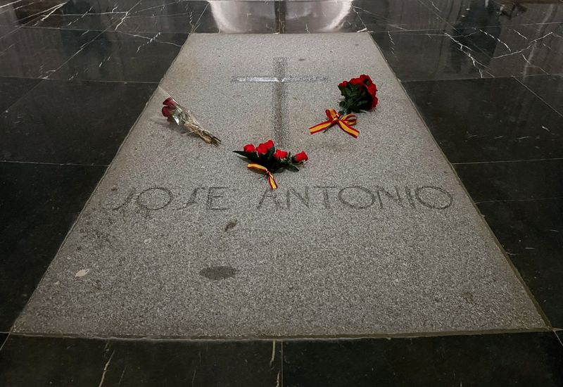 Qué Personajes Históricos Están Enterrados En El Cementerio De San