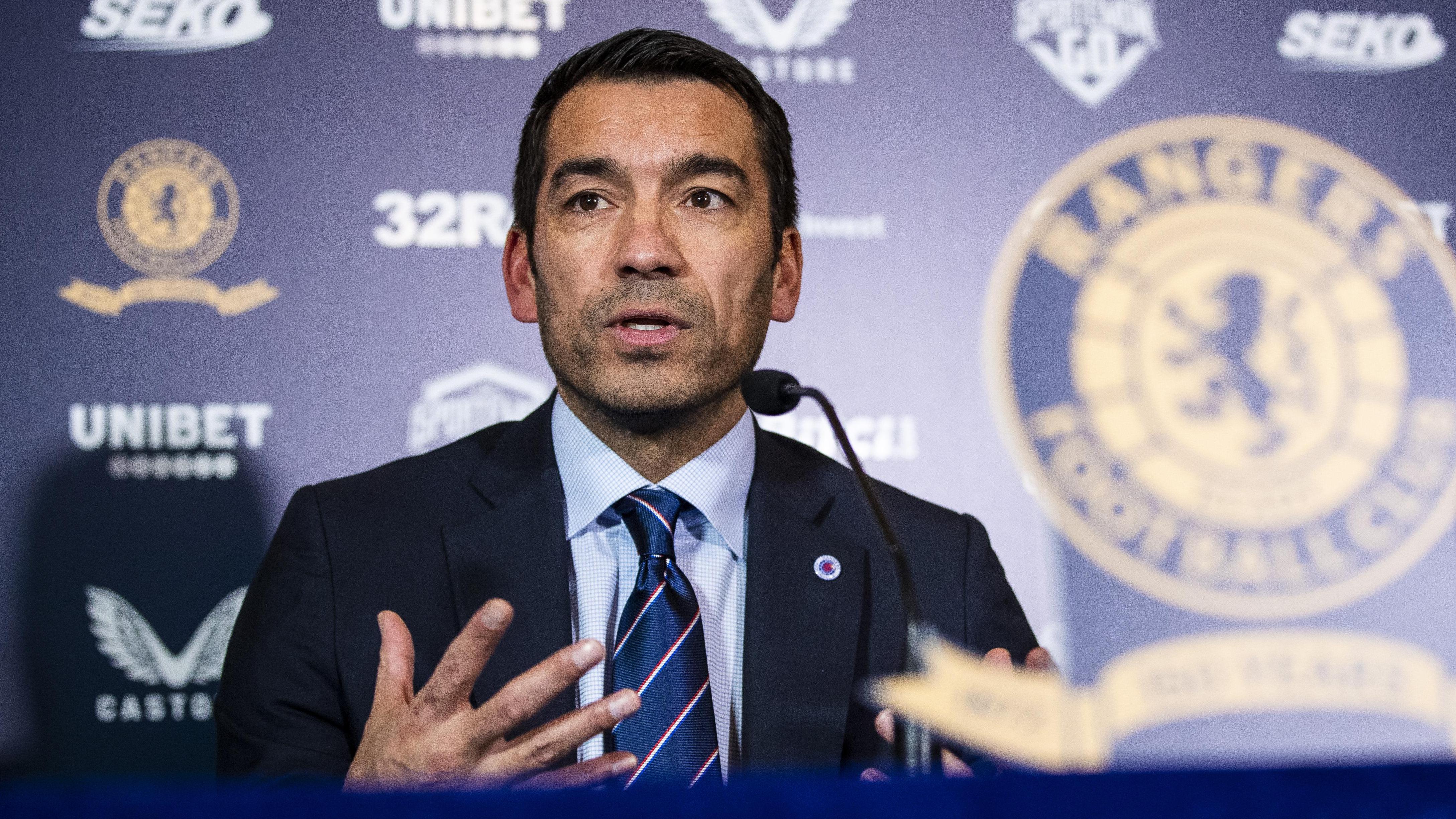 Giovanni Van Bronckhorst Profundizó En El Porqué De La Ausencia De
