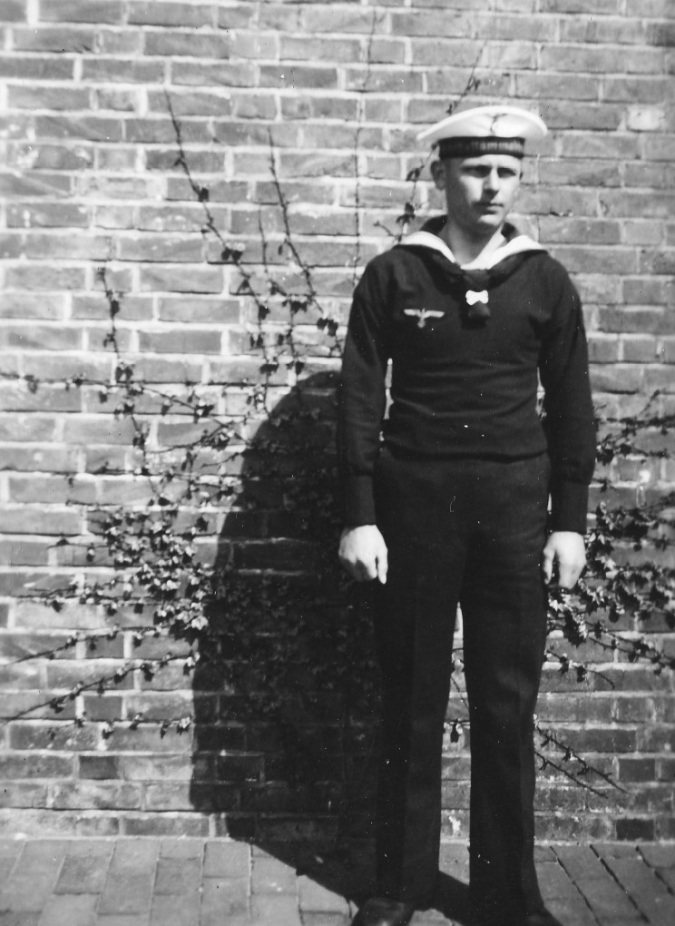 El Hundimiento Del Buque Nazi Graf Spee El Suicidio De Su Capitán Y El Marinero Que Se Enamoró