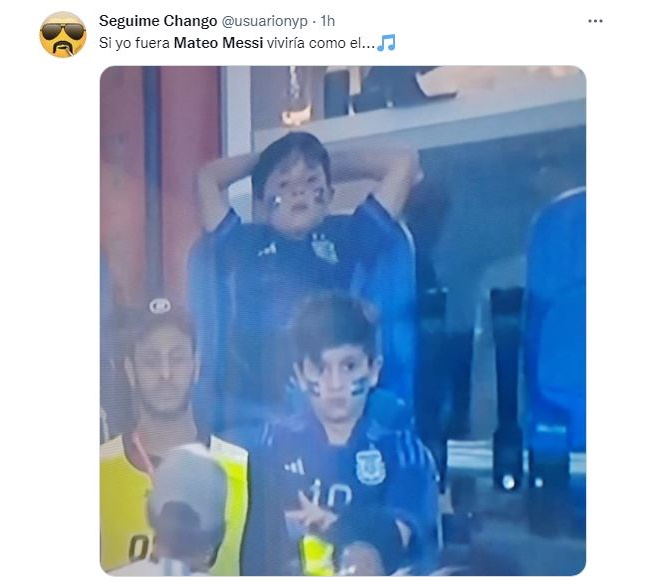 La Foto De Mateo Messi Durante El Partido Entre Argentina Y Polonia Que 3496