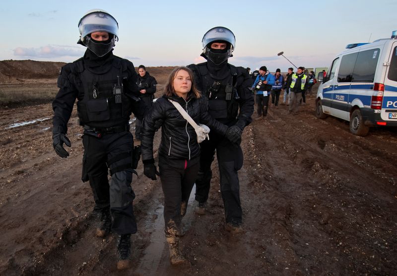 Greta Thunberg Fue Detenida Tras Participar En Una Protesta Contra La