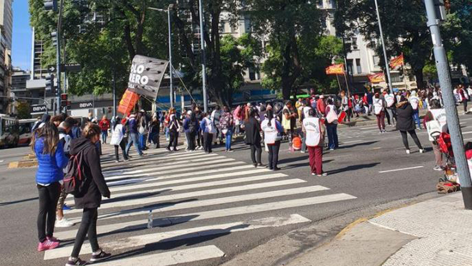 Organizaciones De Izquierda Cortaron La 9 De Julio Y El Puente