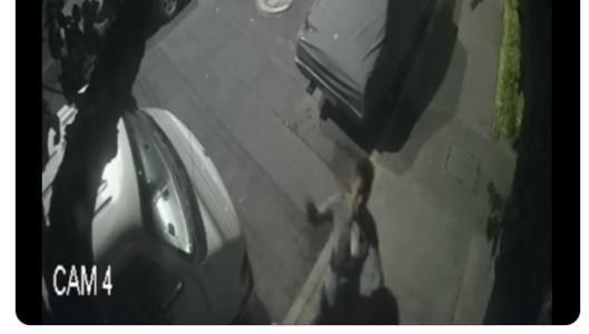 Un Hombre Golpeó Con Un Ladrillo A Dos Mujeres Que Se Besaron En