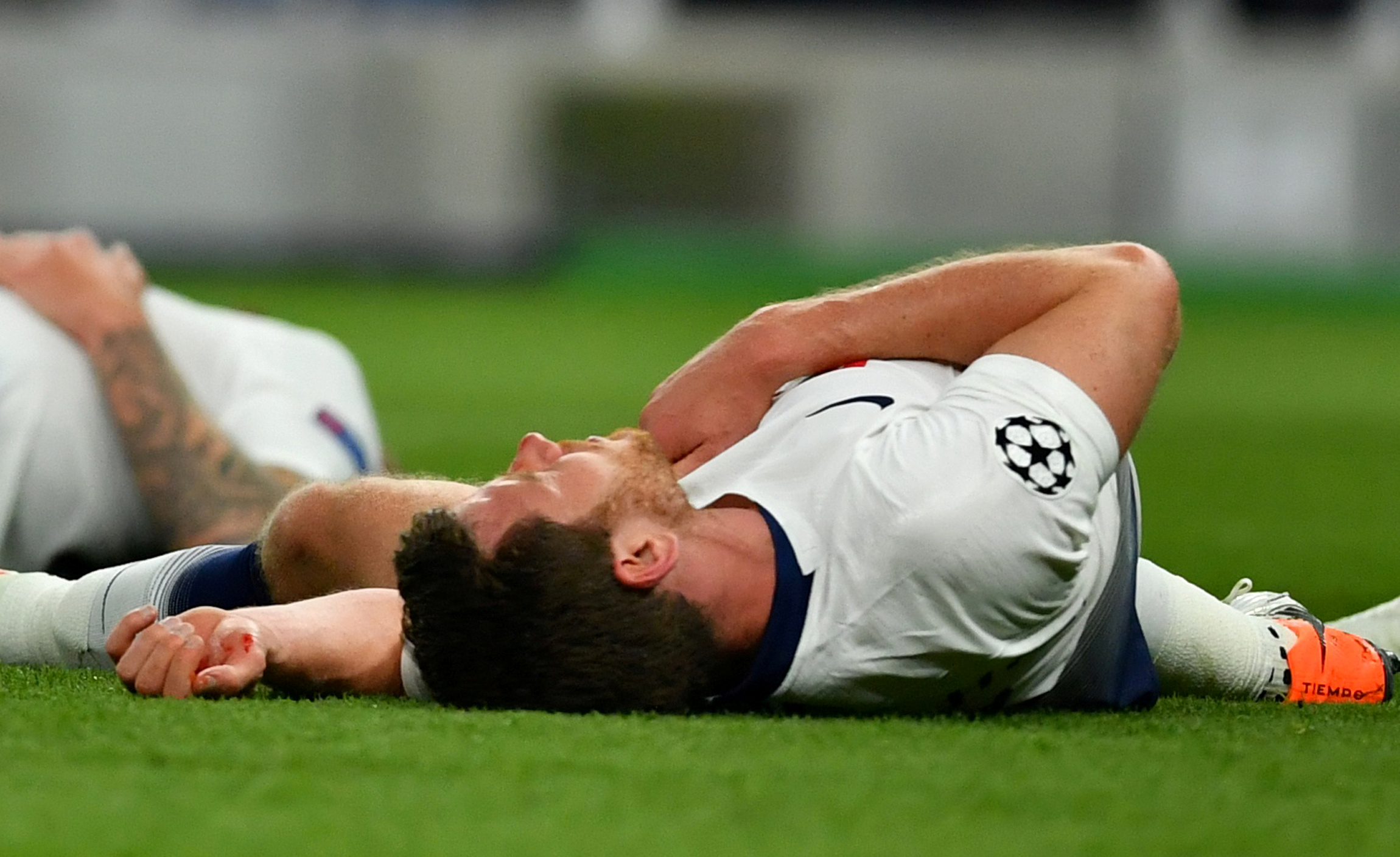 Un Ex Futbolista Del Tottenham Reveló Que Jugó 9 Meses Con Síntomas De Conmoción Cerebral Infobae