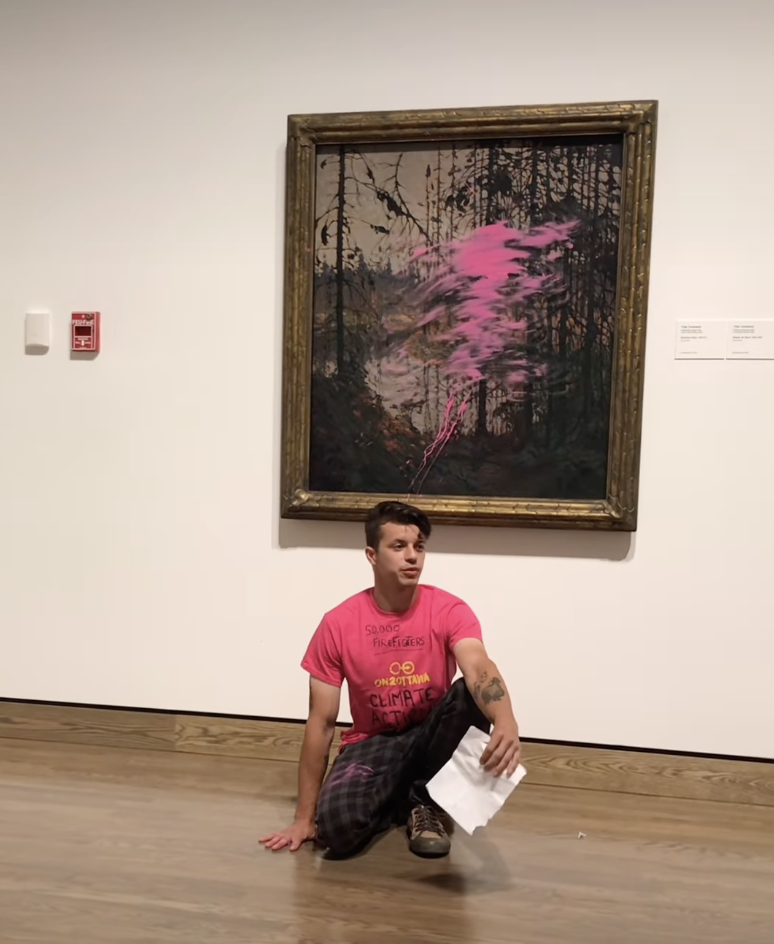 Des activistes écologiques arrêtés pour avoir bloqué le pont du Portage