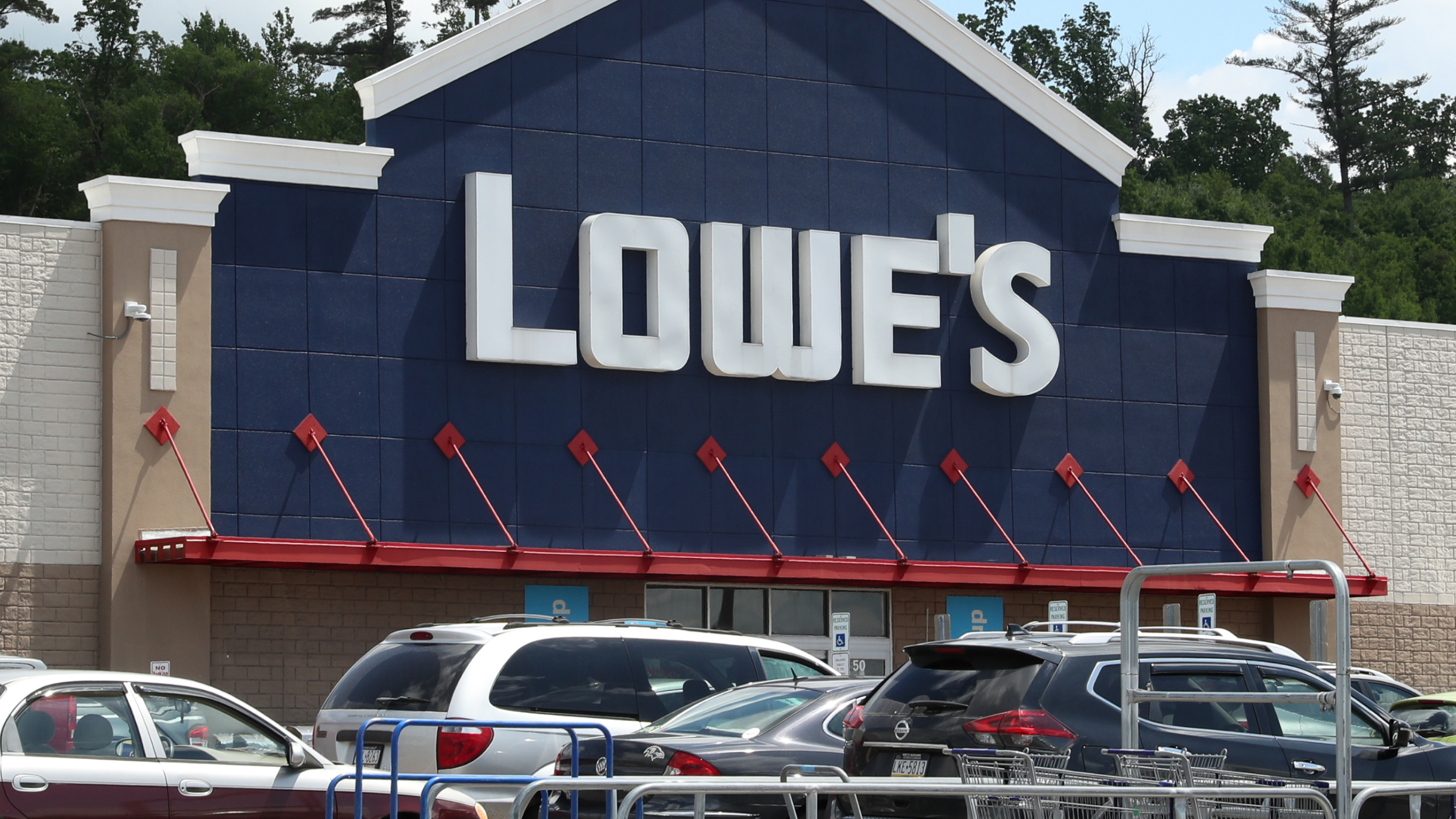 Lowe’s Earnings: Investment in Pro Expansion Bolsters Sales Potential ...