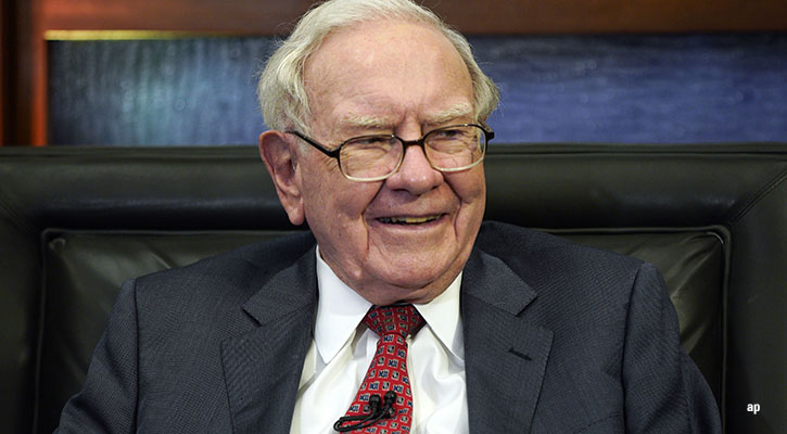 Warren Buffett on Charlie Munger, Cash Piles and Forever Stocks ...