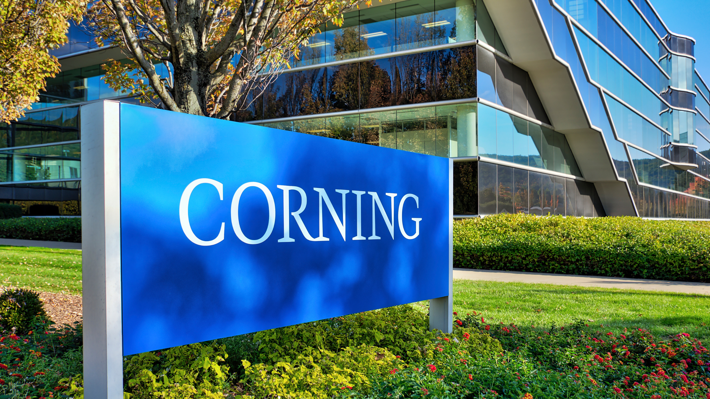 Corning’s AI Fiber Boom is Real, but Its Stock Price May Be Getting Out ...