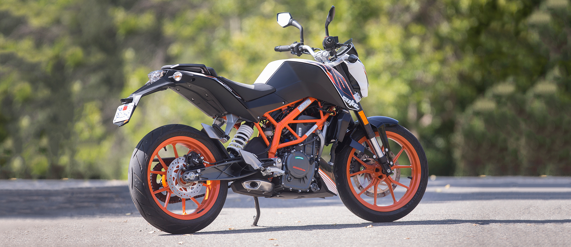 BEST LIGHTWEIGHT STREETBIKE: KTM 390 Duke | Cycle World