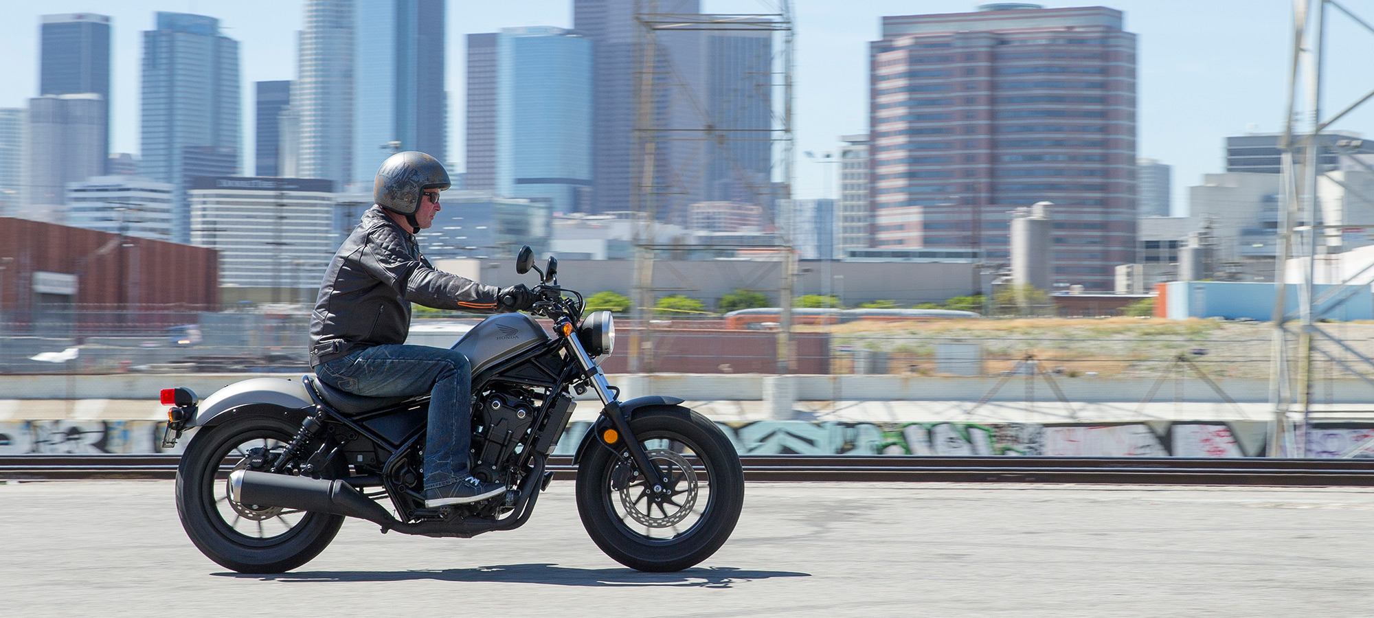 2017 Honda Rebel 300 & Rebel 500 Cruiser Motorcycle Review | Cycle World