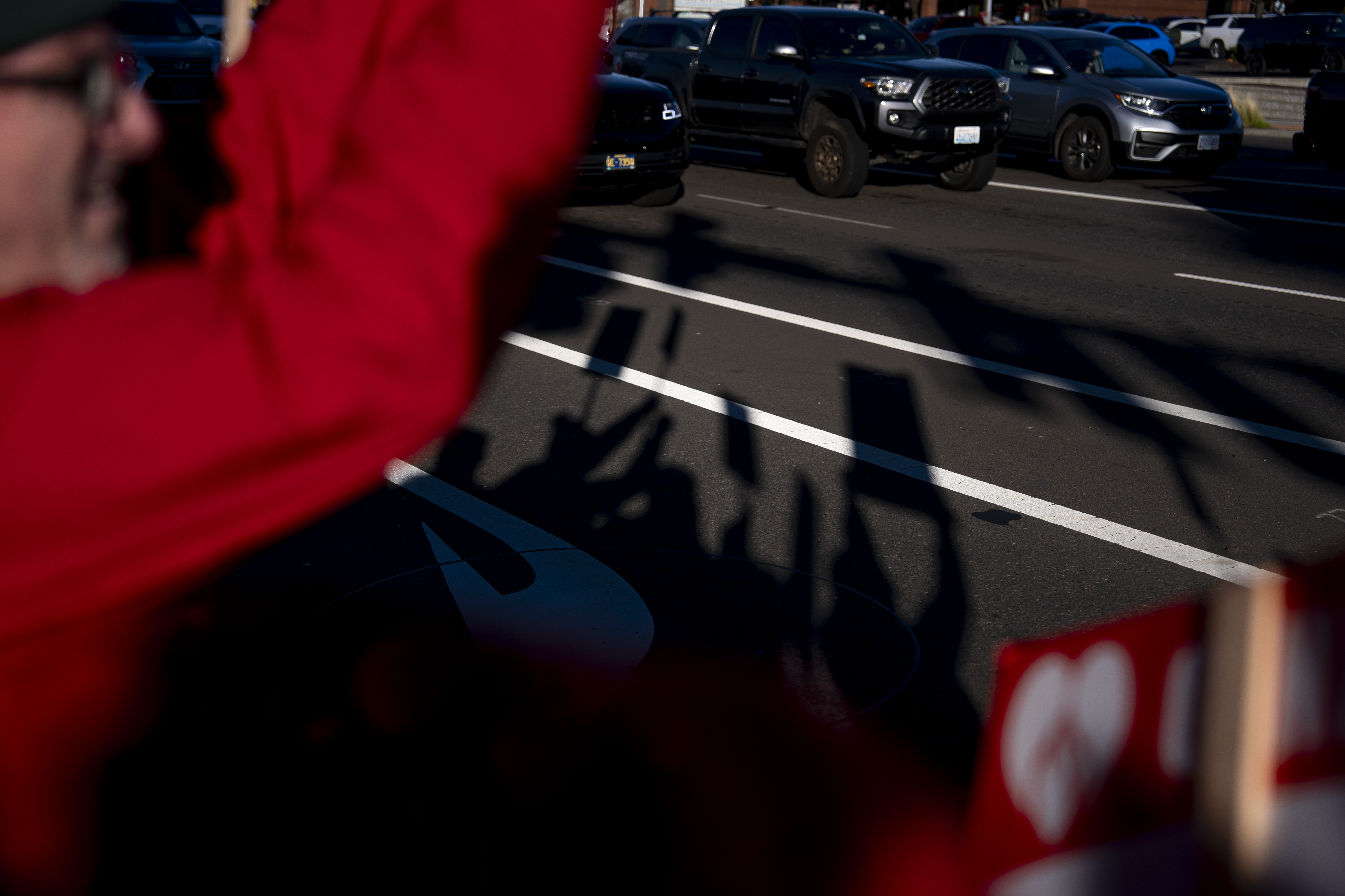 Northwest Kaiser nurses seek double-digit wage increase over 4-year ...