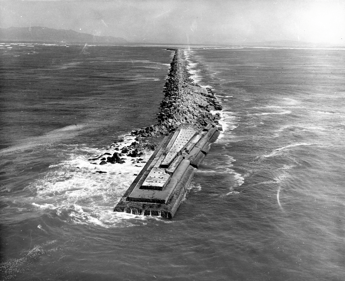 Shipwrecks Of The Columbia Bar Thousands Of Ships Have Wrecked In The
