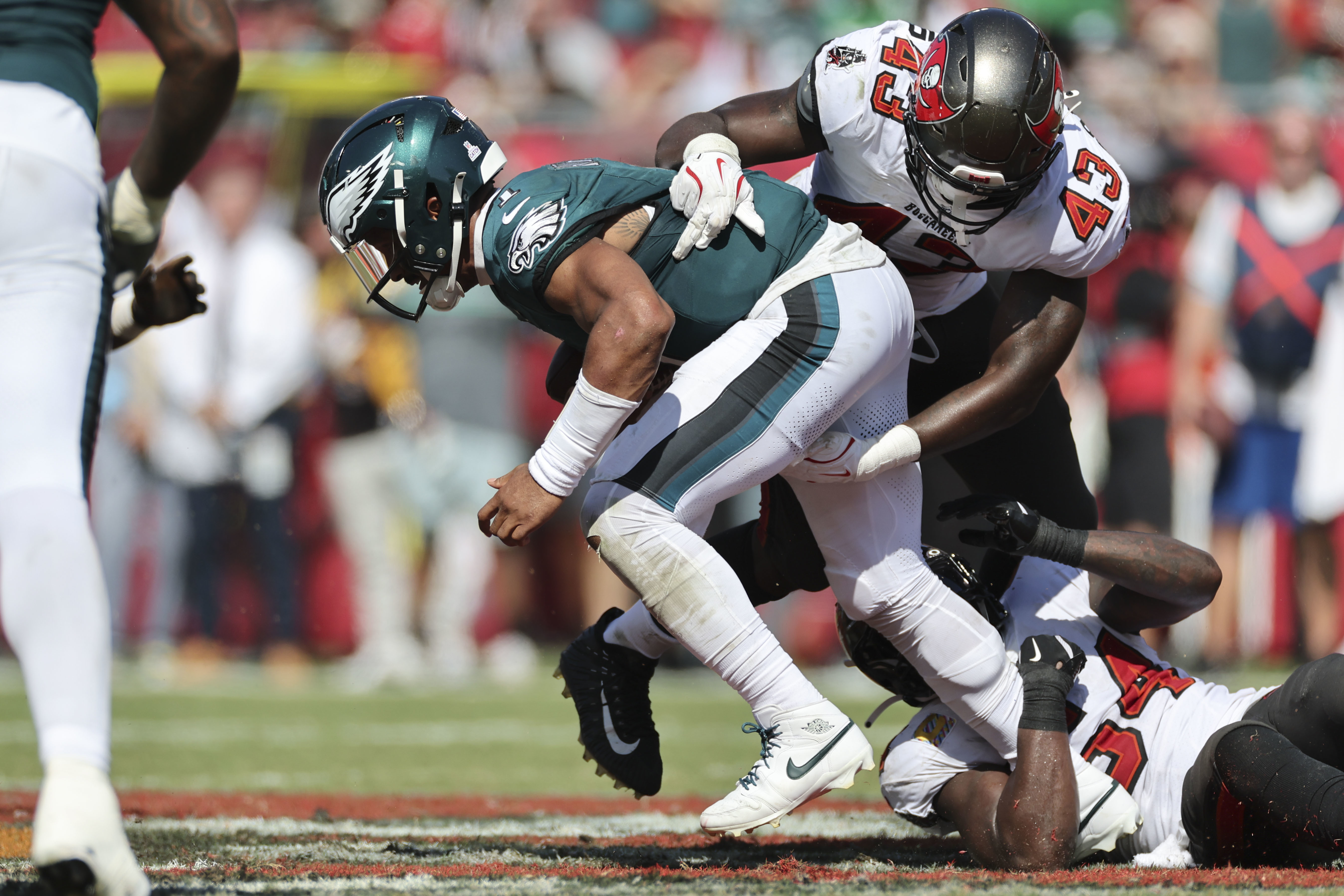Eagles grades: Defense, coaches get low marks in loss to Buccaneers