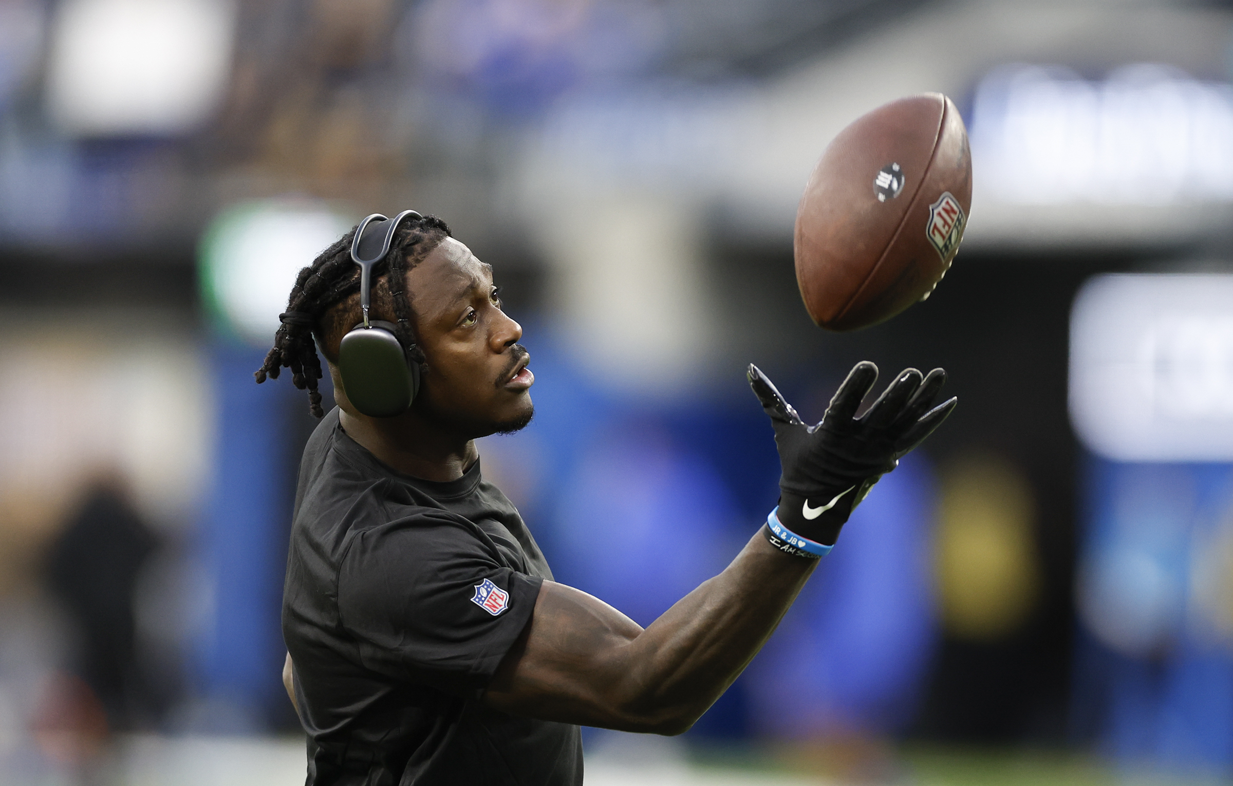 Eagles vs. Rams: Divisional playoff tickets, NFL schedule, TV info