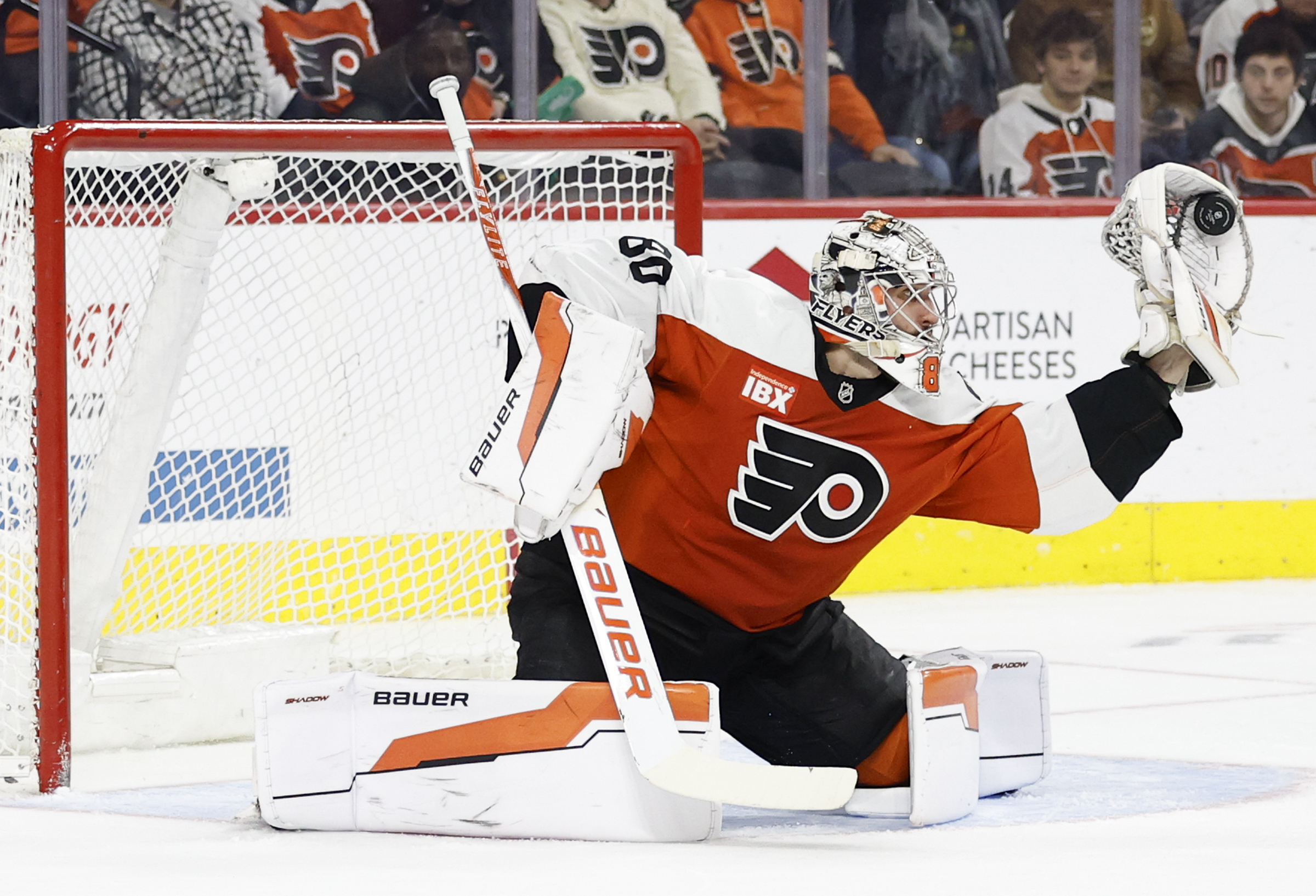 Scott Laughton scores in his return, Maple Leafs beat the Flyers, 2-1 in OT