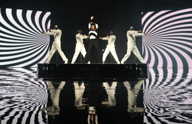 Janet Jackson Biceps