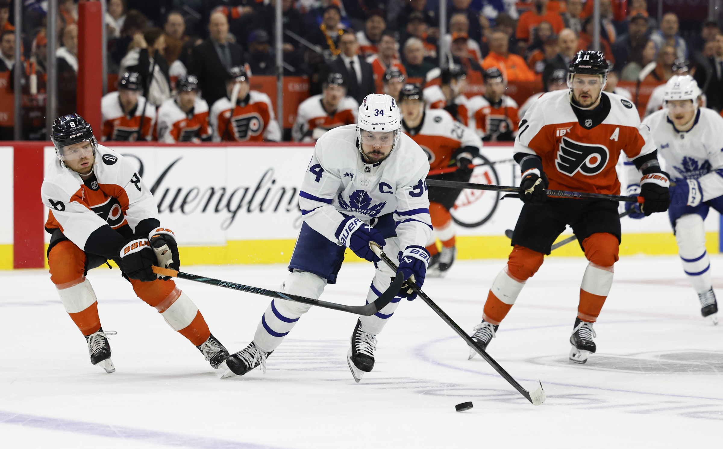 Scott Laughton scores in his return, Maple Leafs beat the Flyers, 2-1 in OT