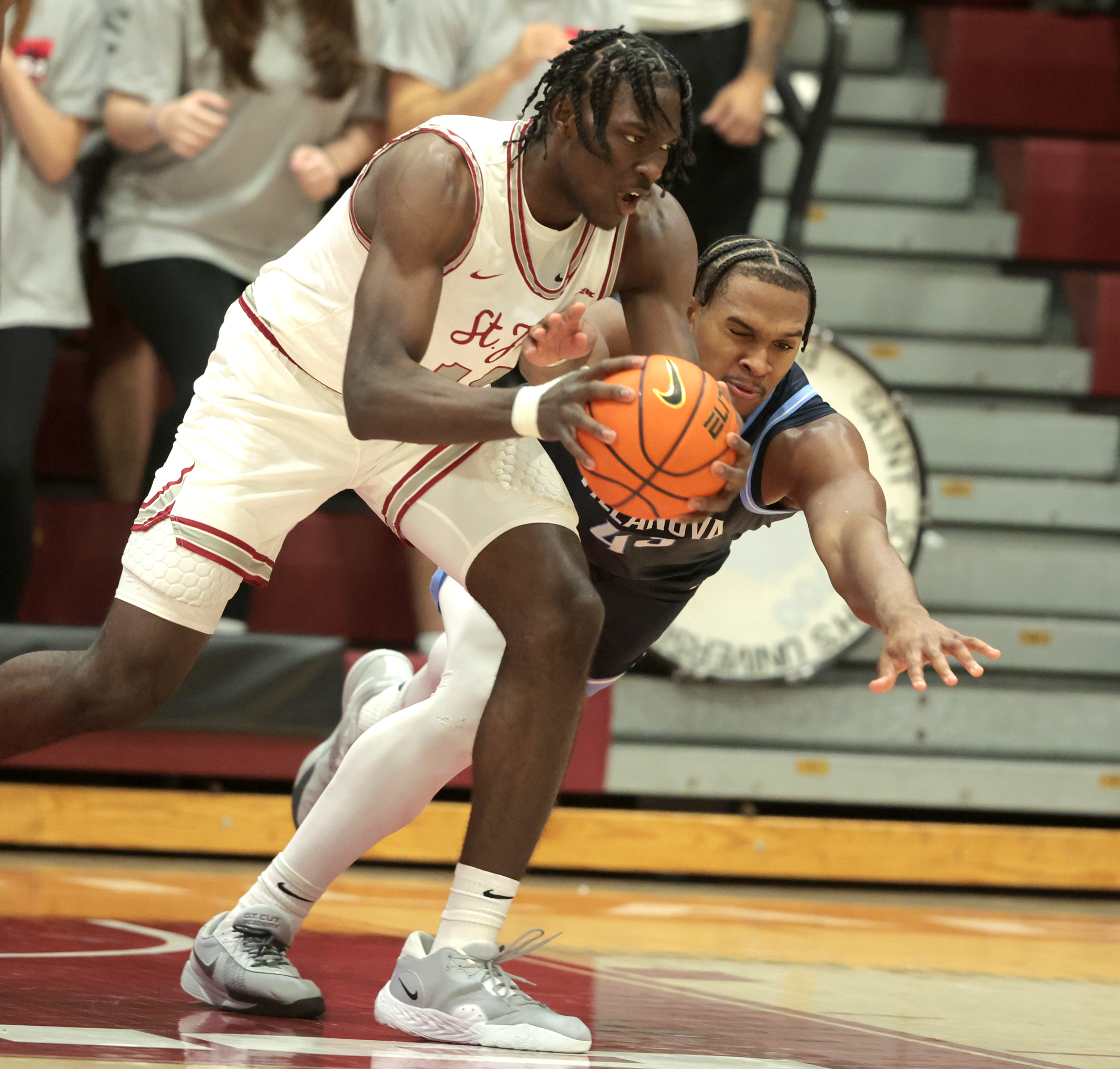 St. Joseph's prevails over Villanova, 83-76, in Big 5 Classic matchup