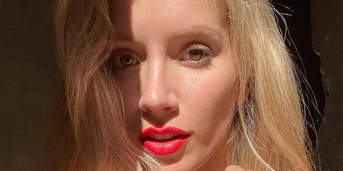 De Espaldas Y En Colaless Floreada Laurita Fernández Le Jugó Con Toda