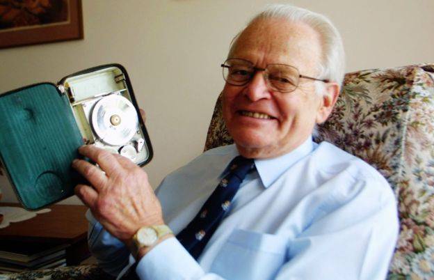 David Warren, el desconocido inventor que hizo que los viajes en avión ...