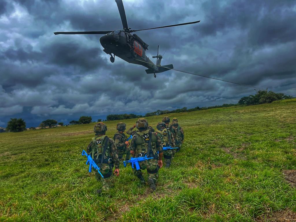 Fuerzas Militares de Colombia, referentes en capacitación de asalto ...