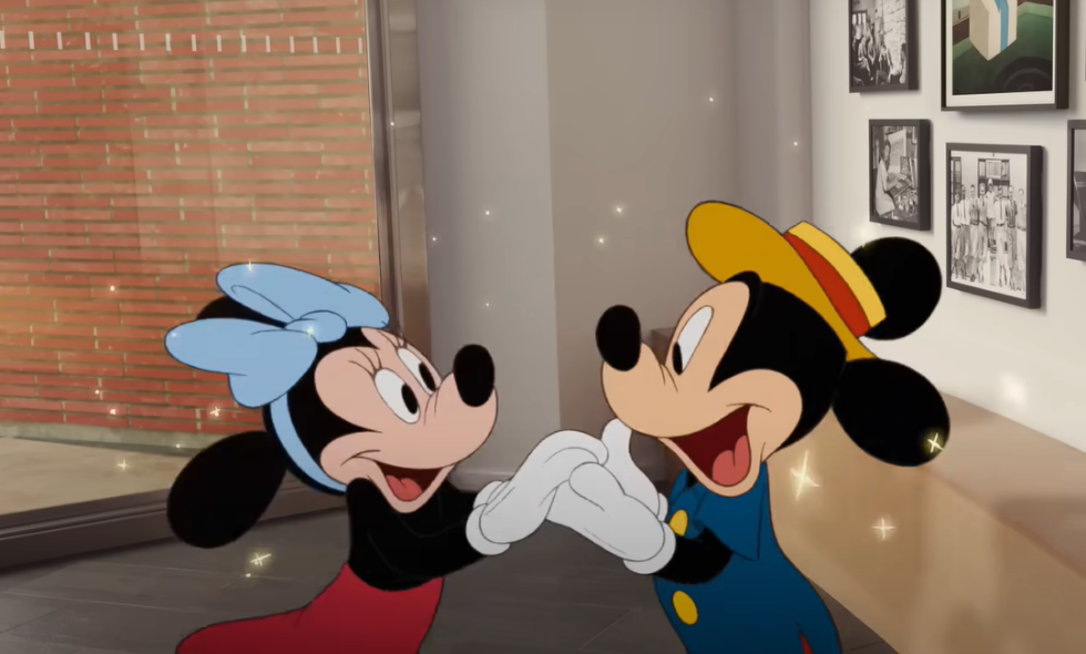 Walt Disney Y Mickey Mouse Tomados De La Mano La Etiqueta Tácita De