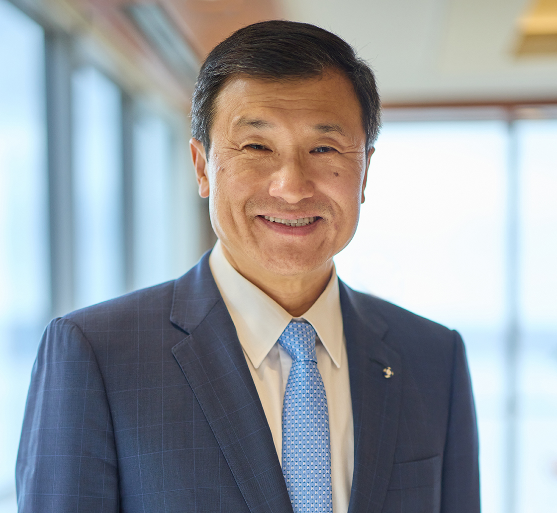 Li Lu, CC ’96, Business ’96, Law ’96, gifts $15 million for Law School ...