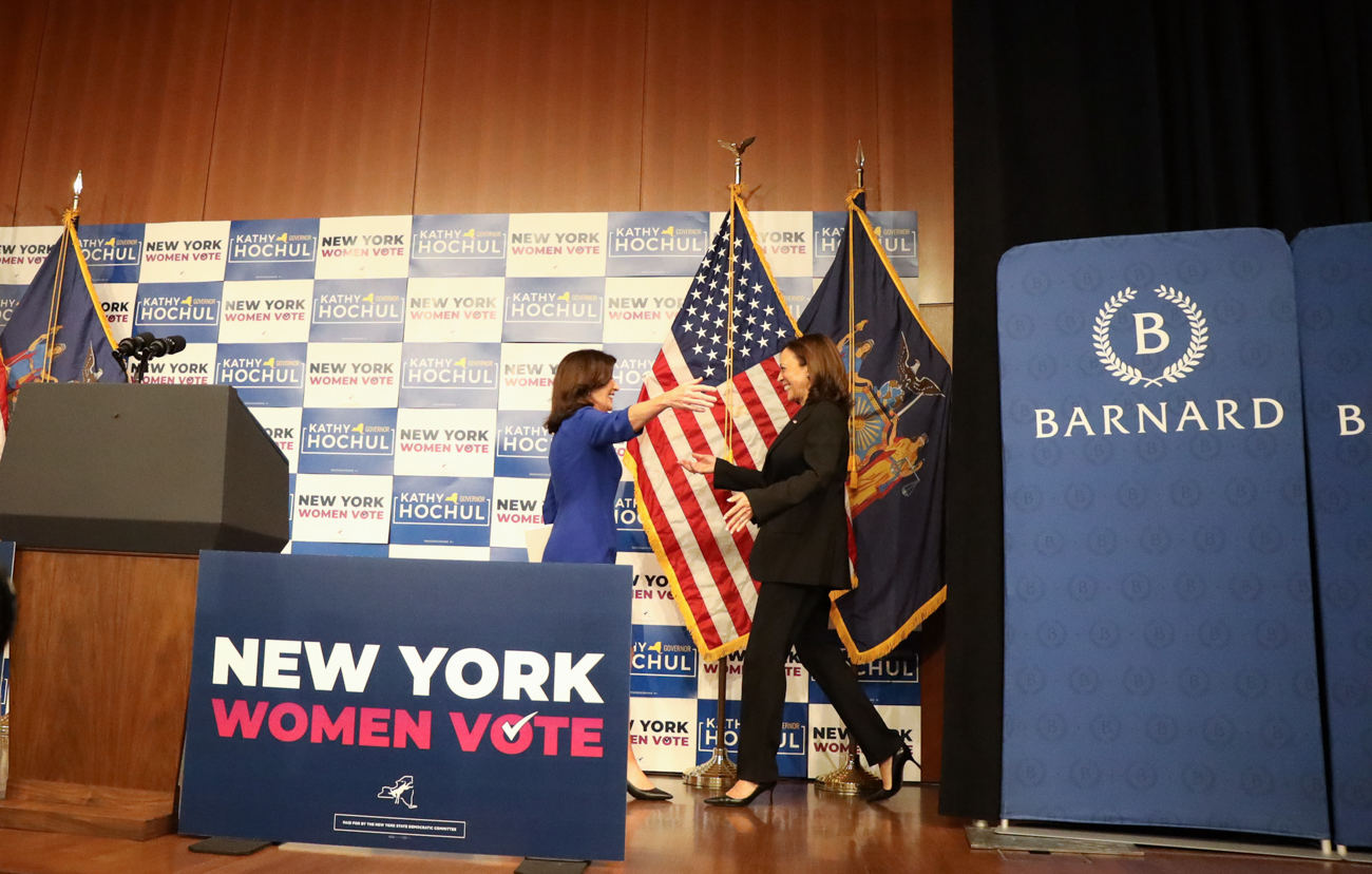 Get Out The Vote women’s rally hosts Kamala Harris and Hillary Clinton ...