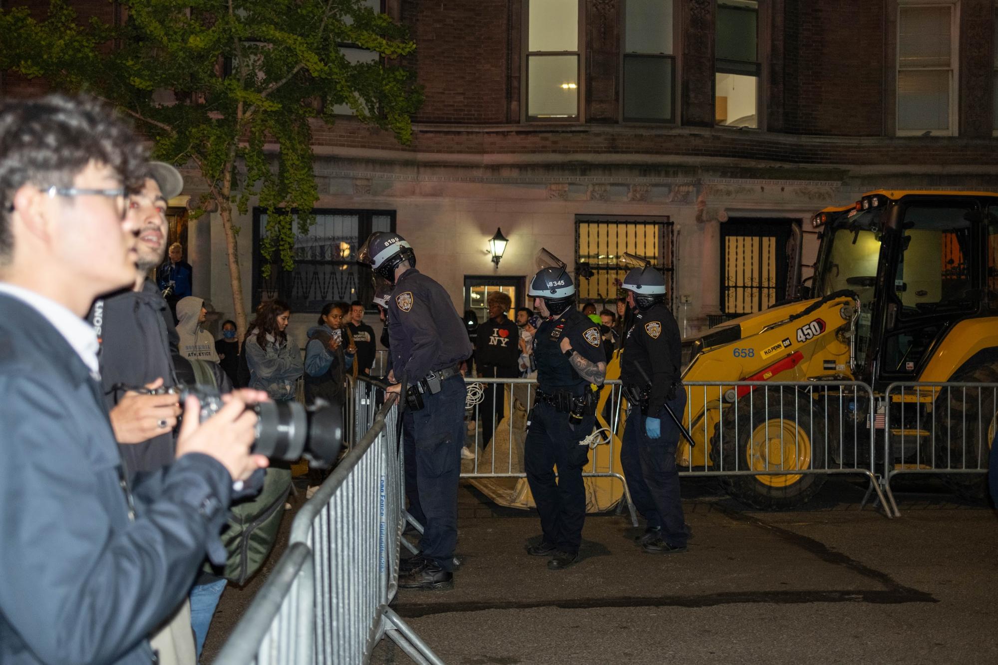In Focus: 56 Years later, NYPD sweeps Hamilton Hall again
