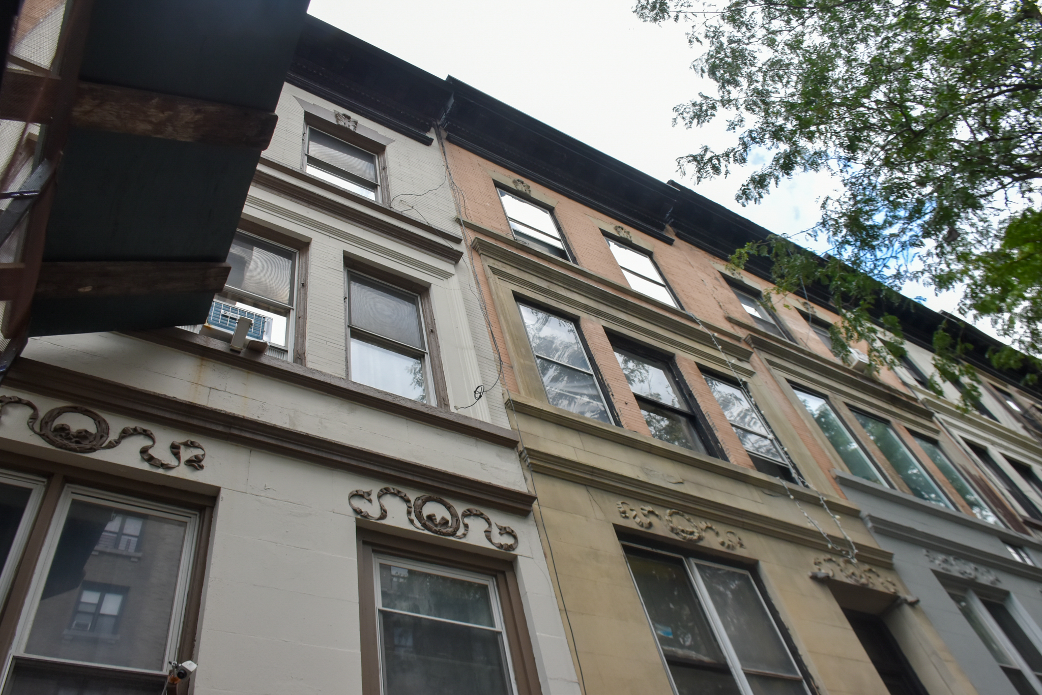 Developer begins demolishing historic West 142nd Street houses without ...