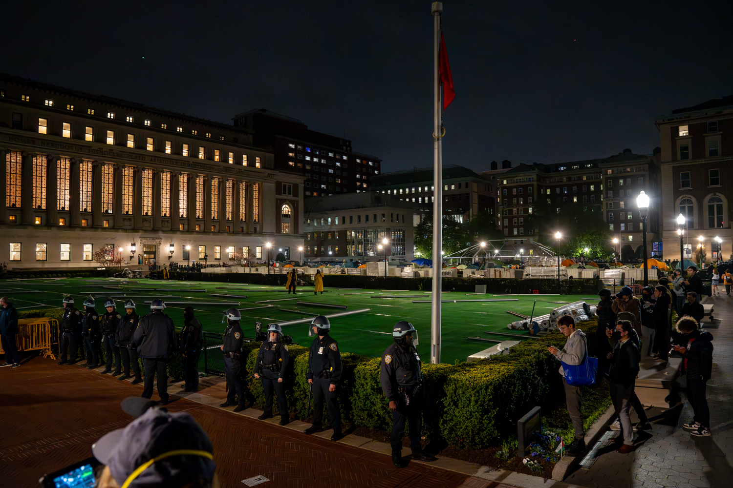 In Focus: 56 Years later, NYPD sweeps Hamilton Hall again
