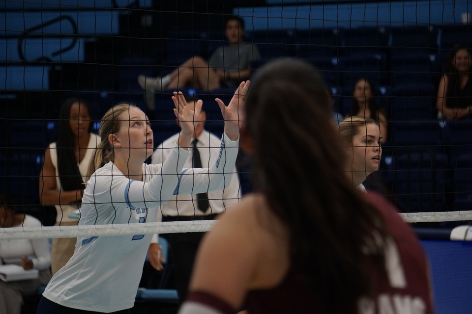 Volleyball wins one of four to close out pre-conference play