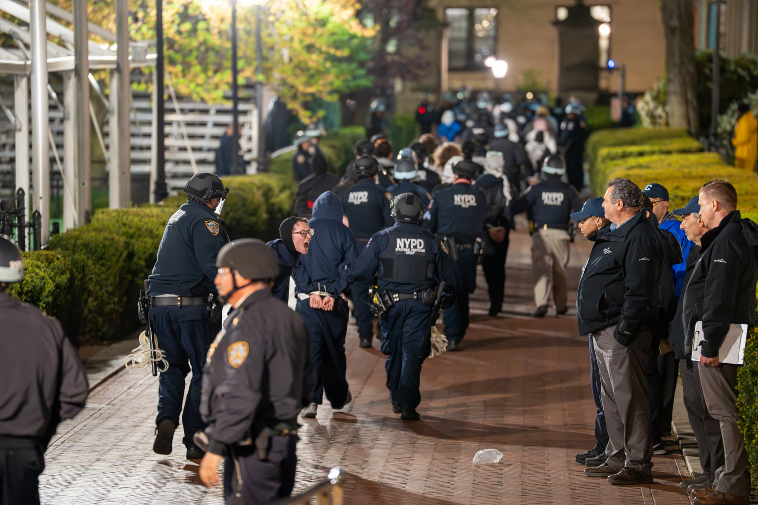 White House, Trump comment on NYPD sweep of Hamilton Hall and ‘Gaza ...