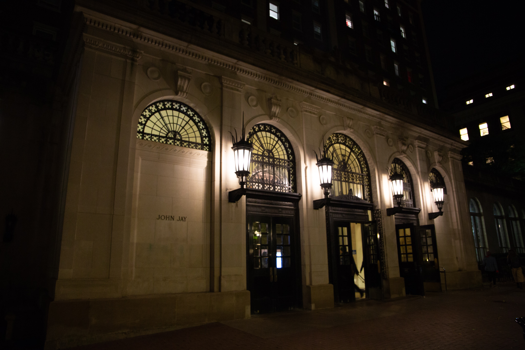 Fire breaks out in John Jay Hall, hundreds evacuate