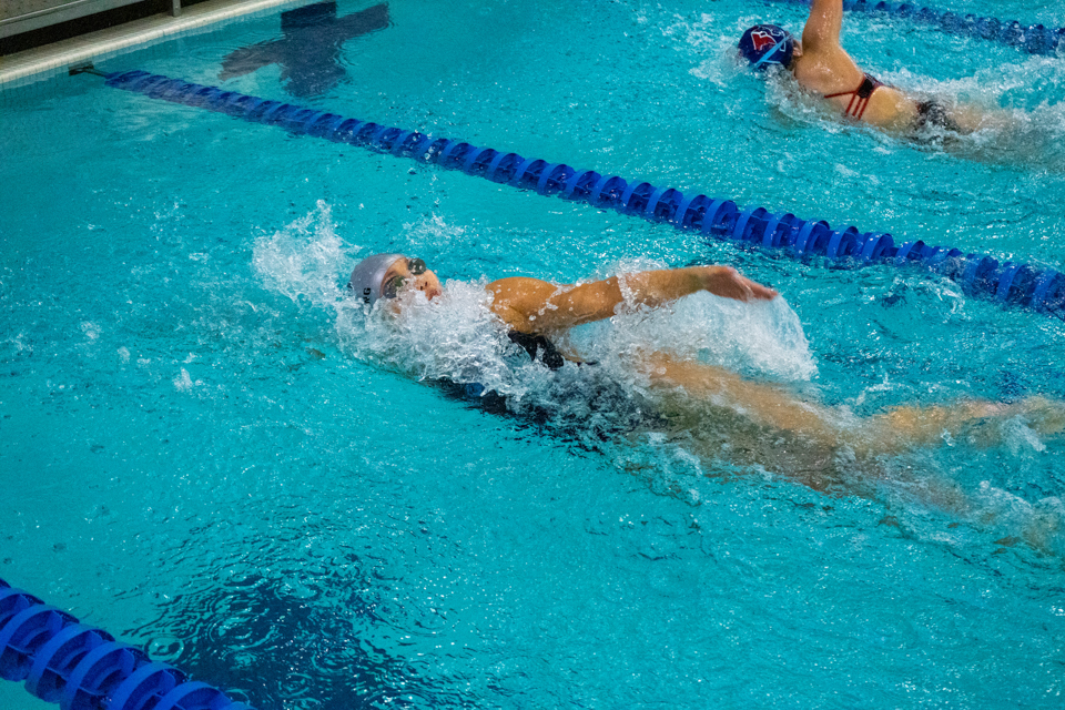 Women’s swimming and diving displays promising start to season