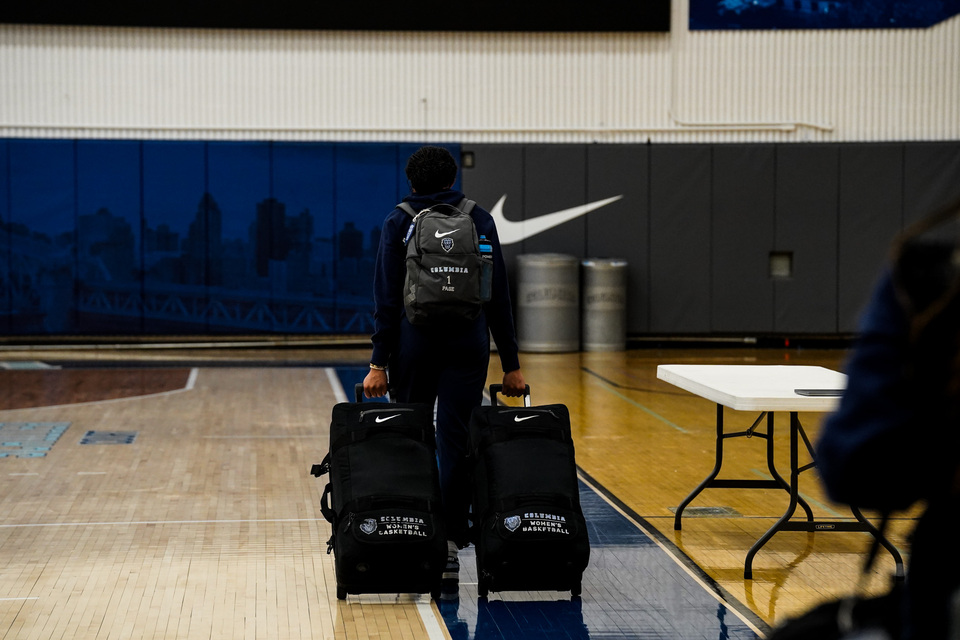 Charter airline used by women’s basketball linked to ICE deportation ...