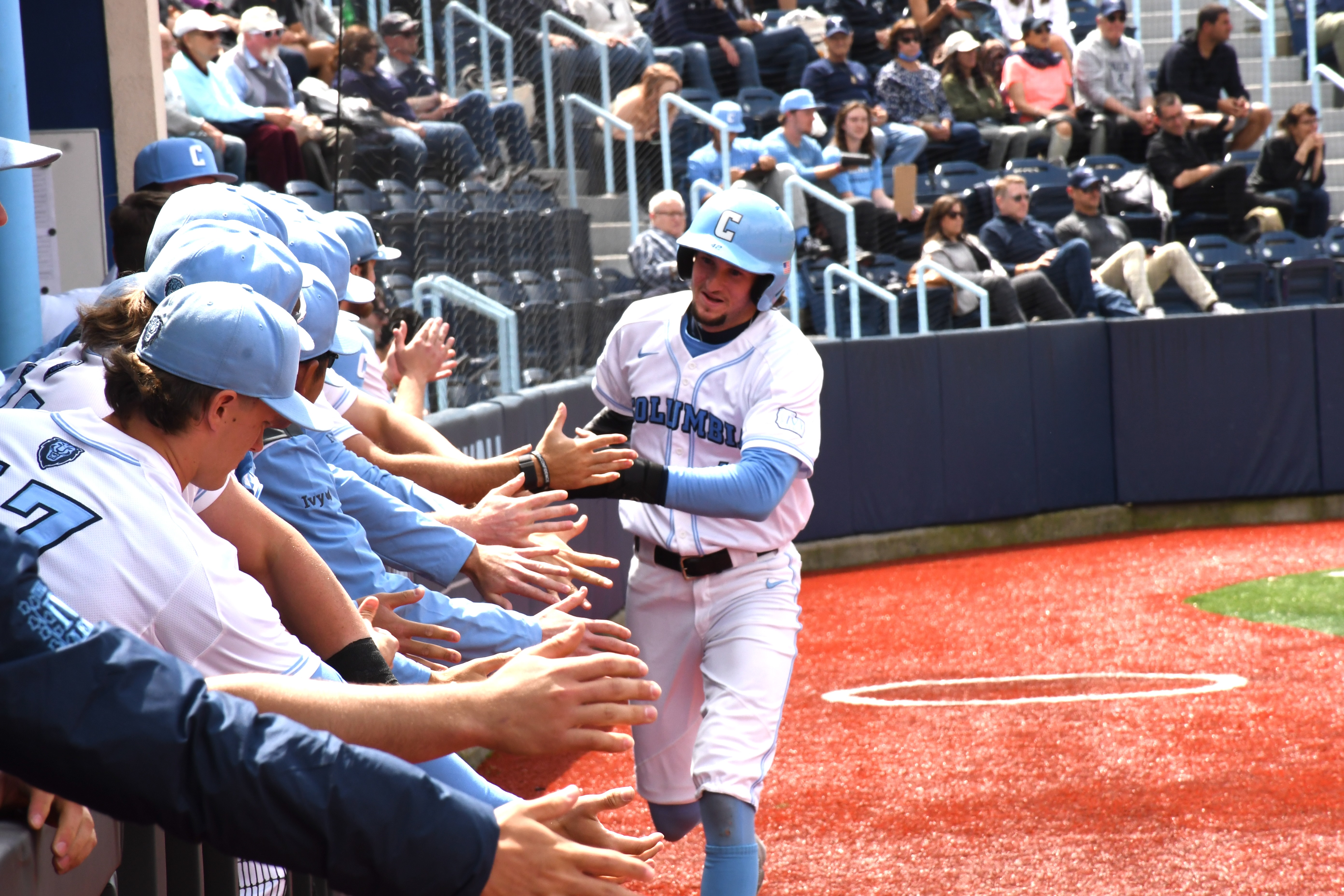 Baseball swept by No. 4 University of Florida in season opener